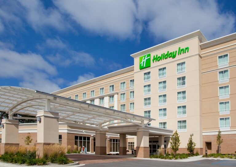 Holiday Inn Hotels Reviews: Comfort, Convenience & Real Guest Experiences