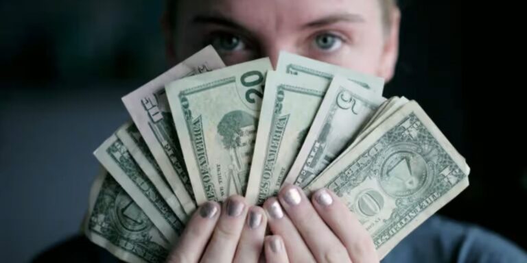 Currency Exchange Scam: How Tourists Lose Money Instantly